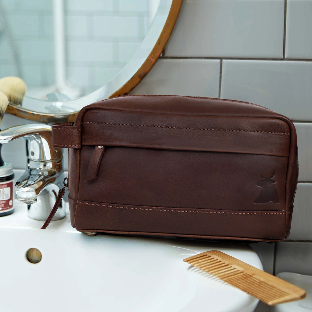 Leather Toiletry Bags & Leather Dopp Kits